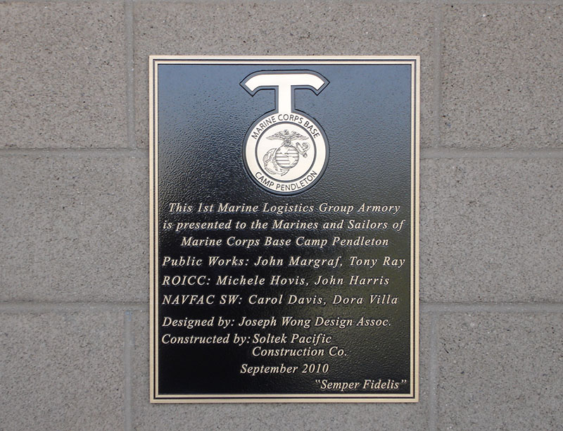 Benefits of Displaying Plaques in an Office